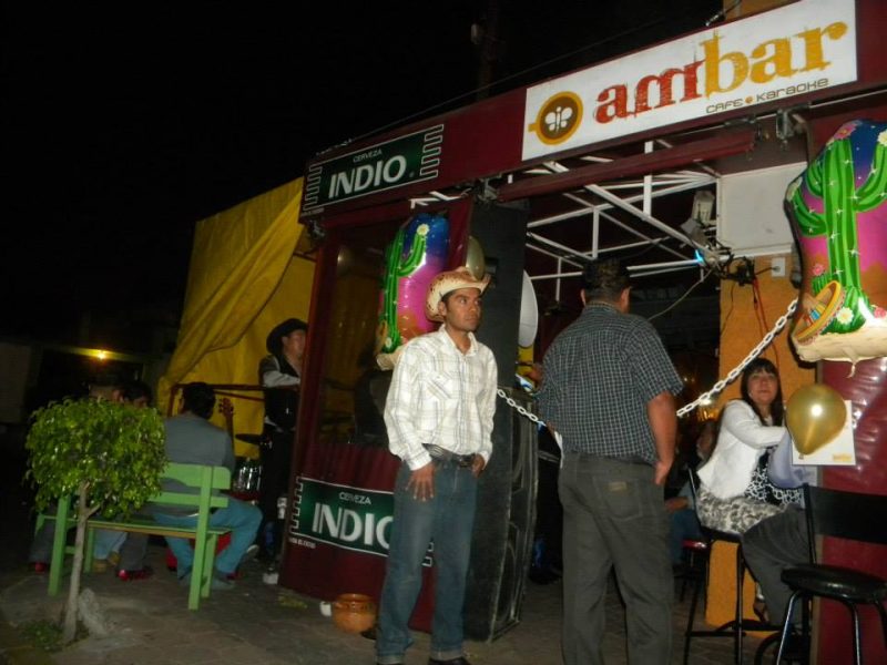 Cinco karaokes para afinar tu ronco pecho - Máspormás