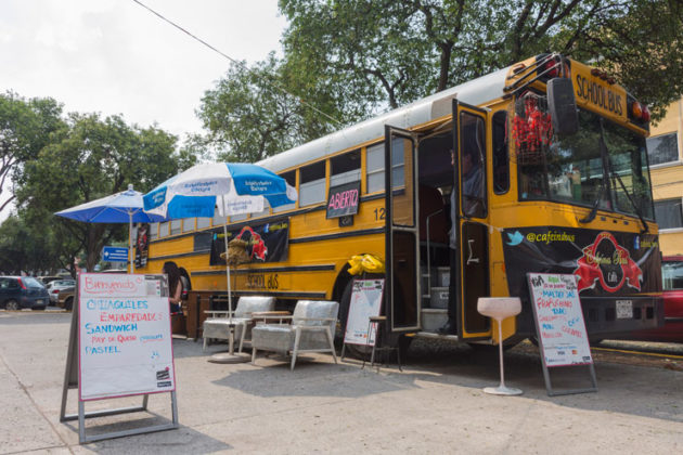 Cafeína Bus, una cafetería en un camión escolar - Máspormás