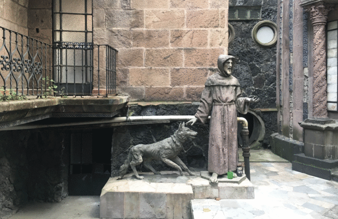 ¿Hay fantasmas en la Posada del Sol? Conoce su historia