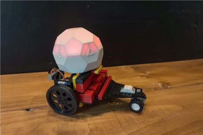 Bucky, el robot mexicano para combatir la brecha digital