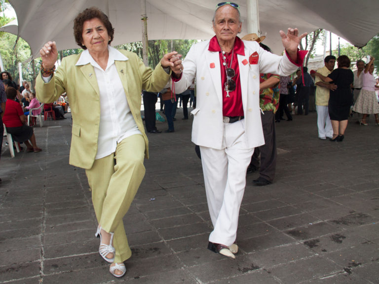 Lánzate a bailar danzón en la Plaza de la Ciudadela