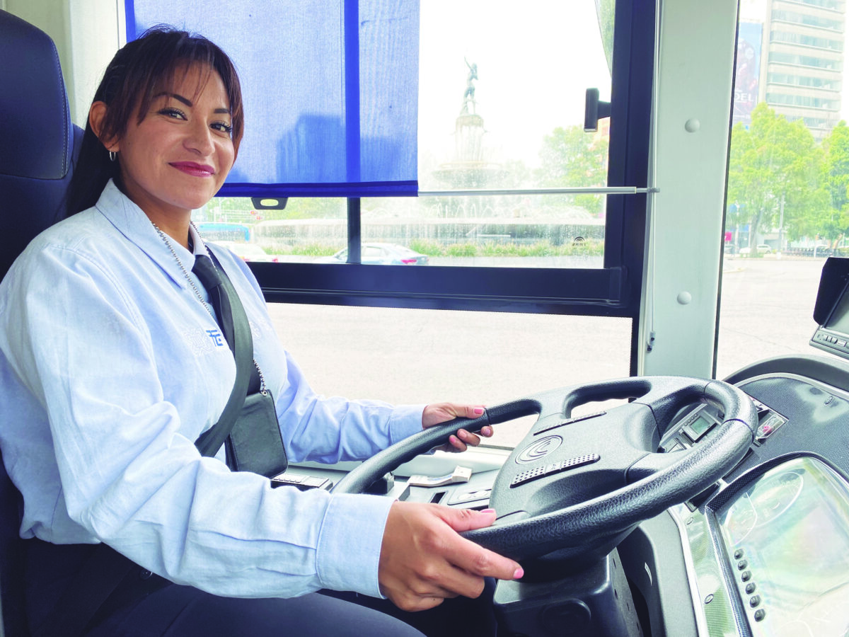 Conoce a las primeras mujeres conductoras del trolebús - Máspormás