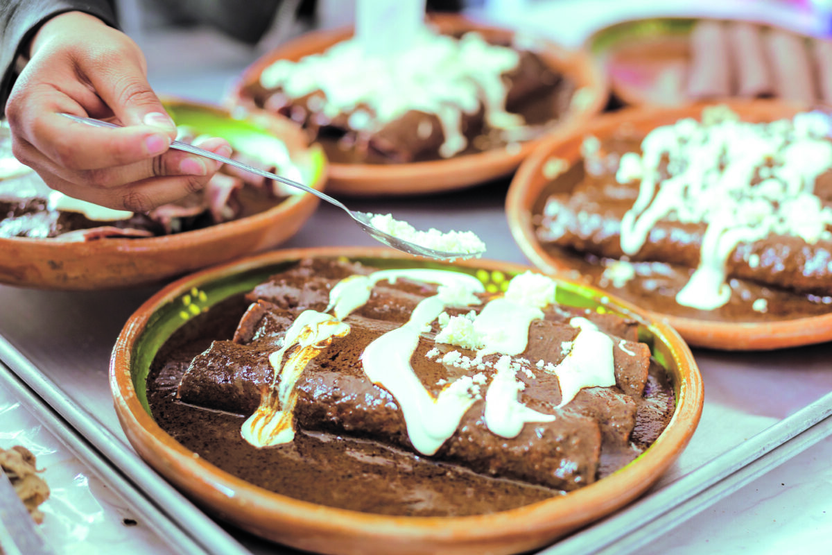 El mole de San Pedro Atocpan, tradición generacional - Máspormás