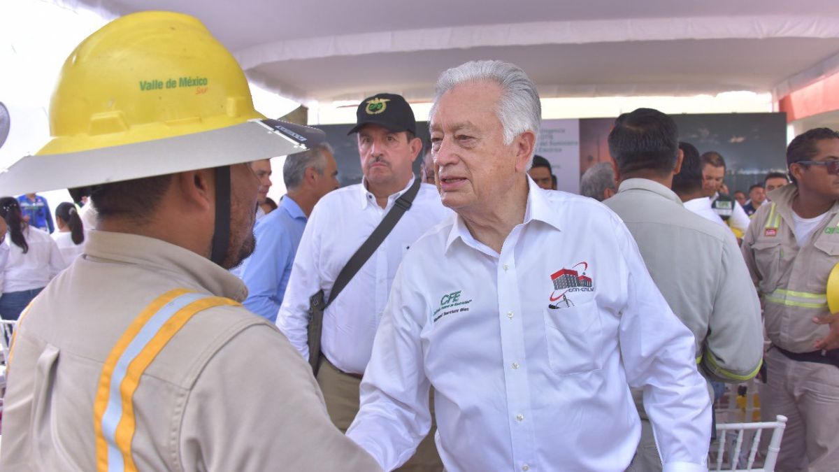 CFE logra “hazaña de ingeniería” tras 12 mil postes caídos en Acapulco